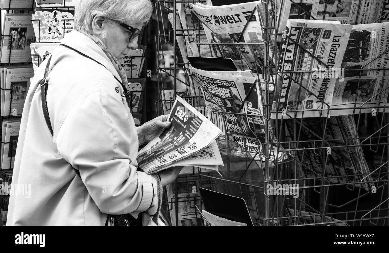 Taz newspaper Black and White Stock Photos & Images - Alamy