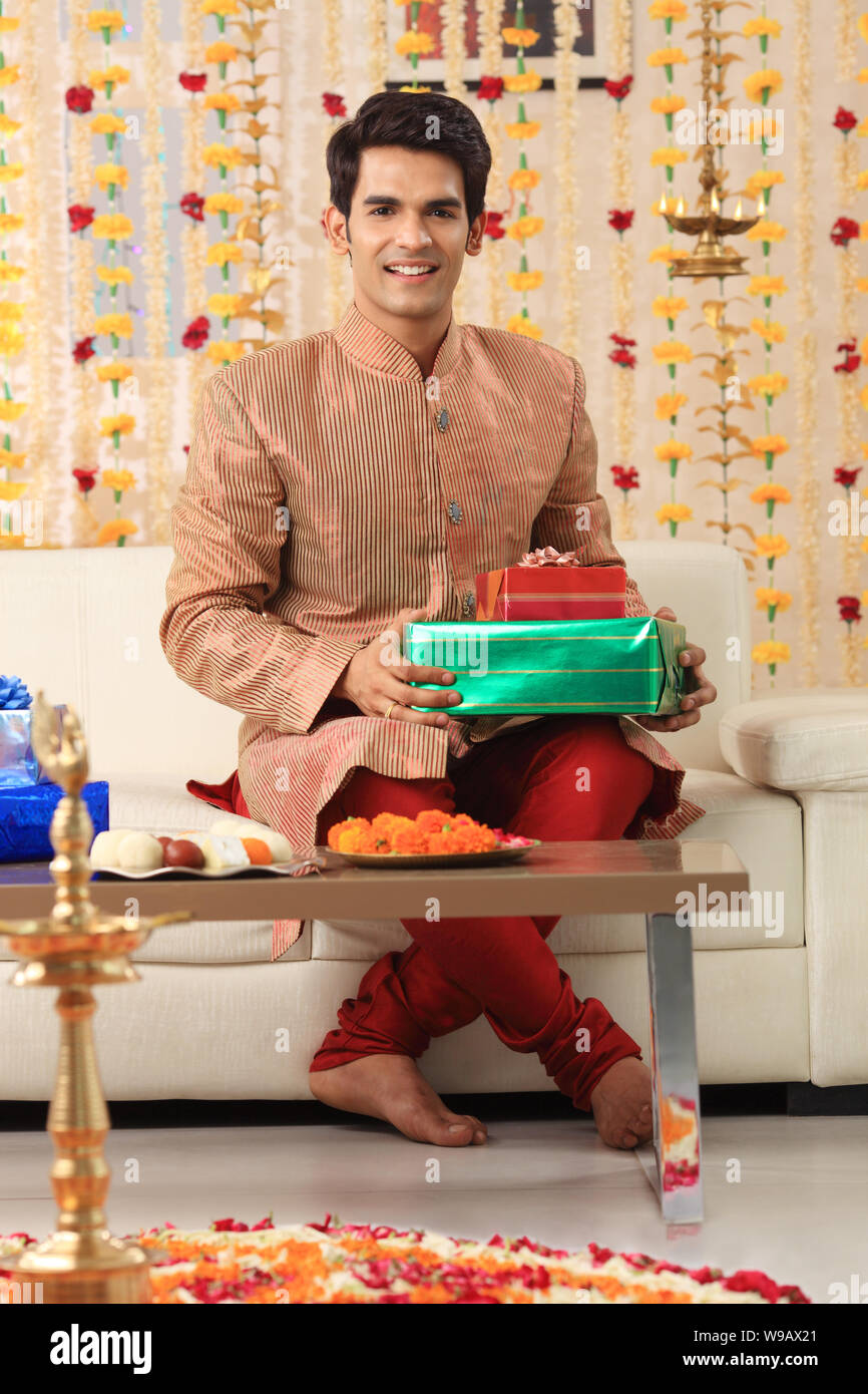 Man celebrating diwali hi-res stock photography and images - Alamy