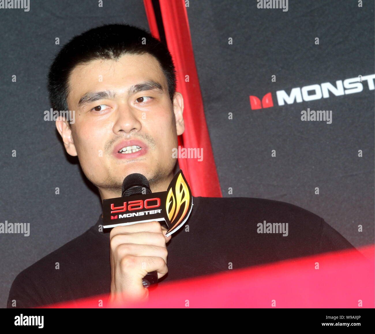 Yao ming houston rockets hi-res stock photography and images - Alamy