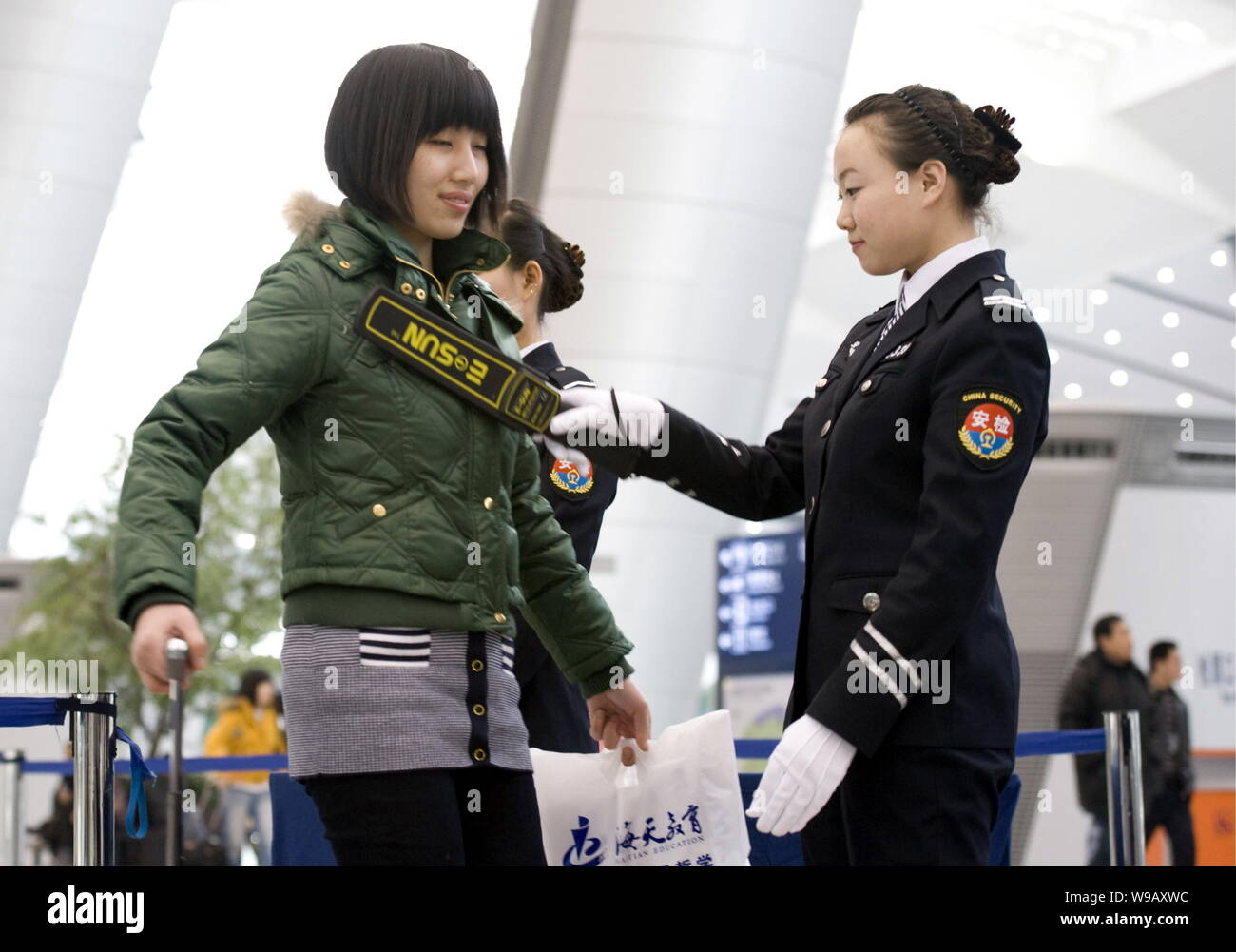 Security scans hi-res stock photography and images - Alamy