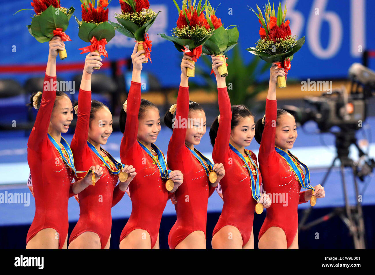 (From left) Chinas Yang Yilin, Huang Qiushuang, Sui Lu, He Kexin, Jiang ...