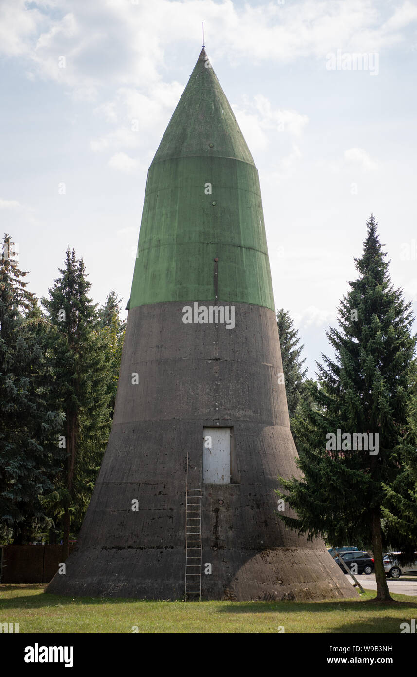 Zossen, Germany. 06th Aug, 2019. A high bunker of the Winkel type is ...