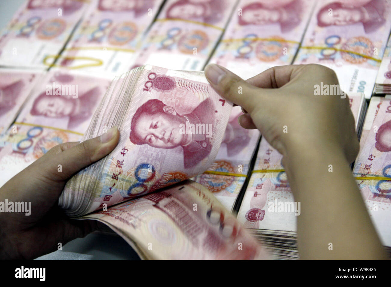 20 yuan bank note hi-res stock photography and images - Alamy