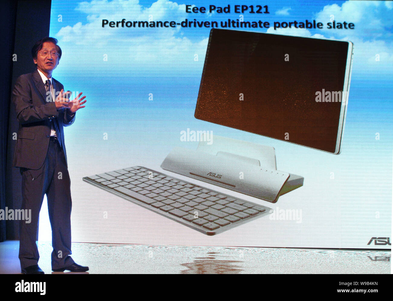 Jonney Shih, Chairman of Asustek Computer Inc, introduces the Eee Pad ...