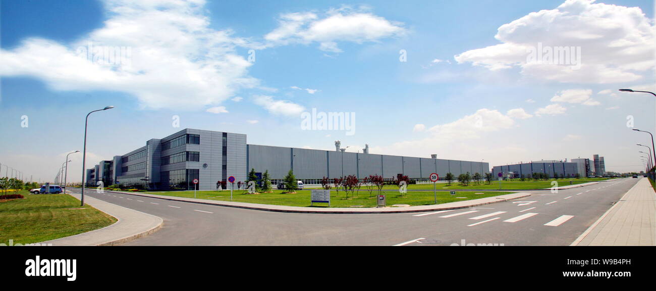 --File-- View of the auto plant of BBDC (Beijing Benz-DaimlerChrysler ...