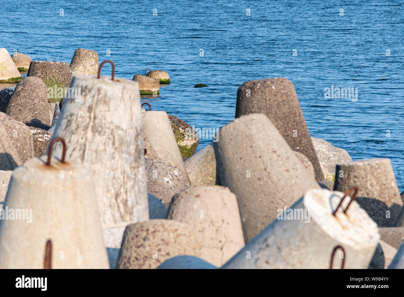 Dolos concrete blocks hi-res stock photography and images - Alamy