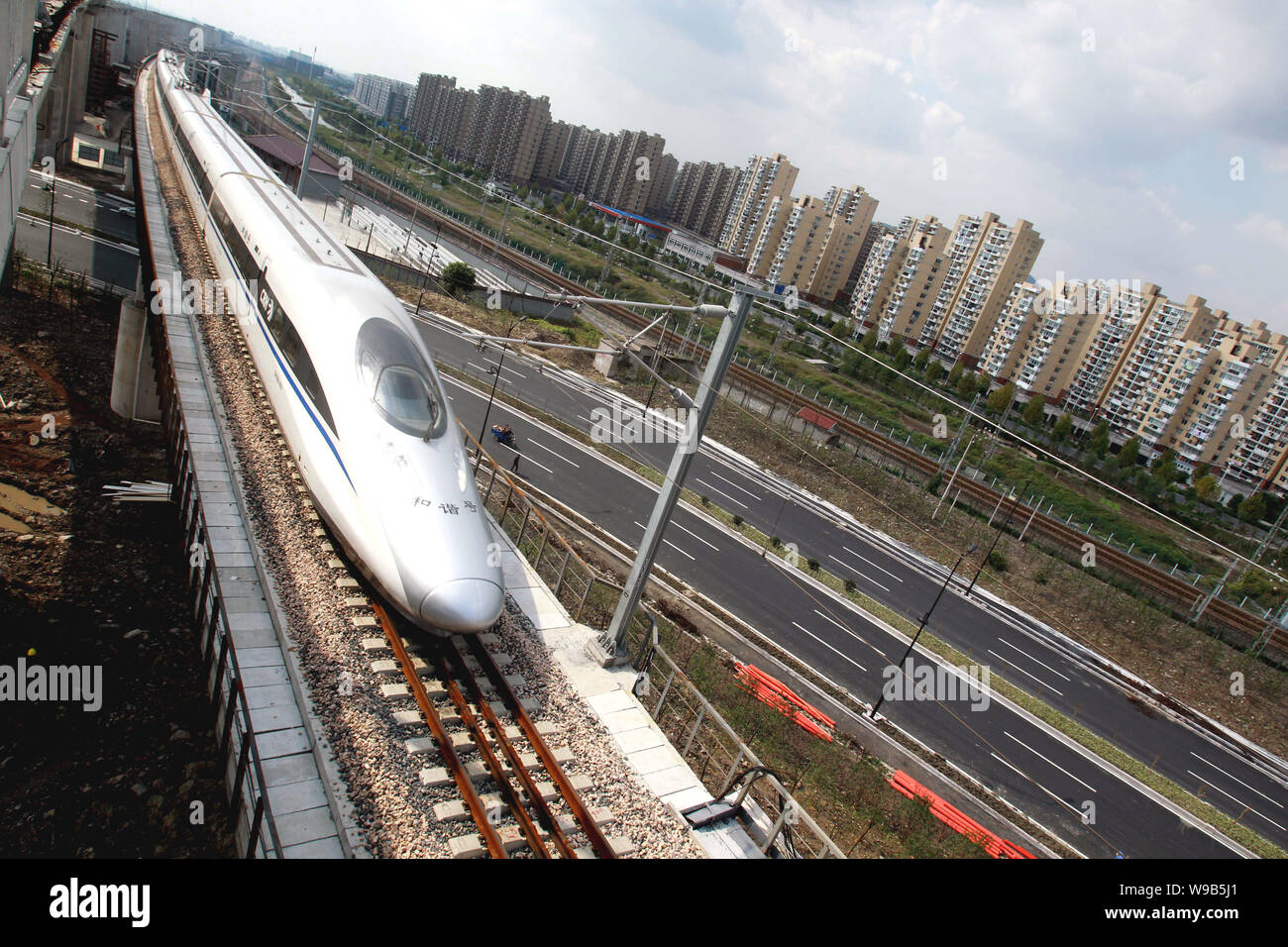 Train china railway high speed crh runs hi-res stock photography and ...