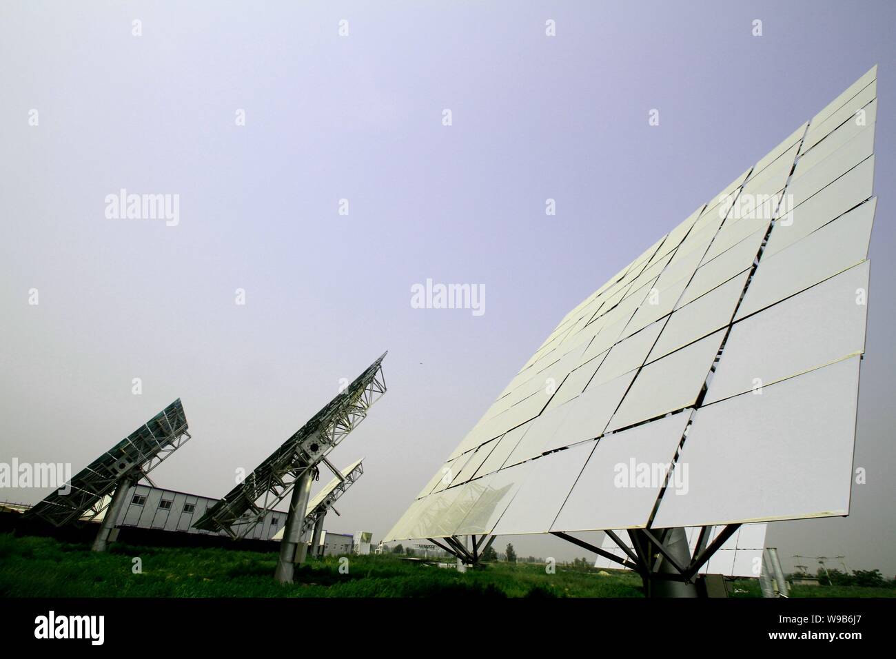 China solar power plant hi-res stock photography and images - Alamy