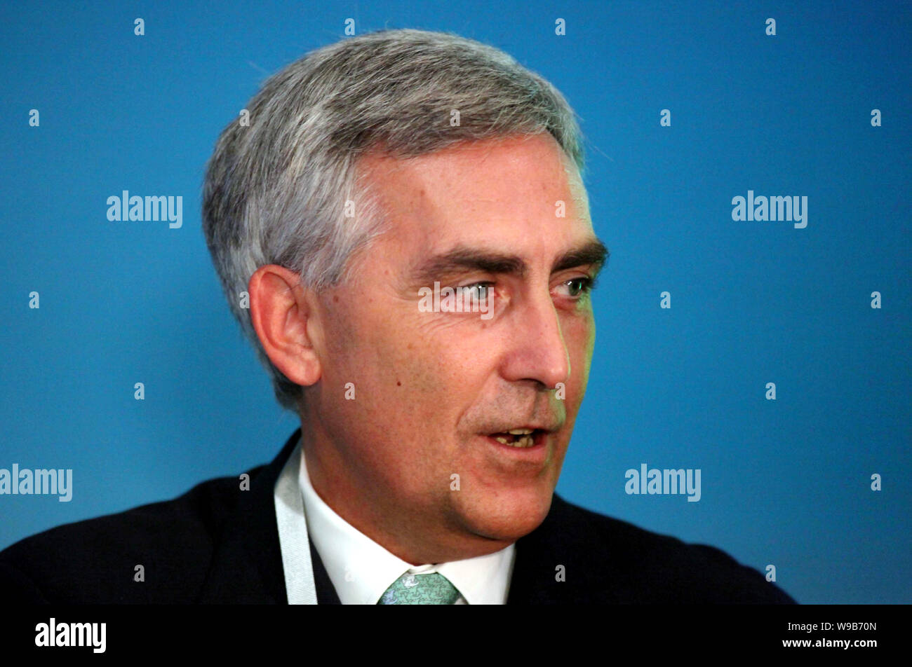 Peter Loescher, right, President and Chief Executive Officer of Siemens ...