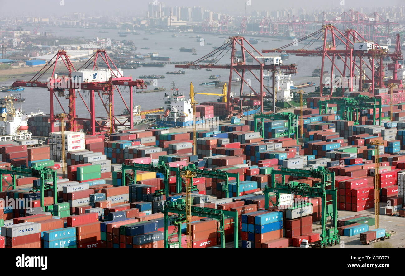 --FILE-- View of a container terminal in Shanghai, China, March 20 ...