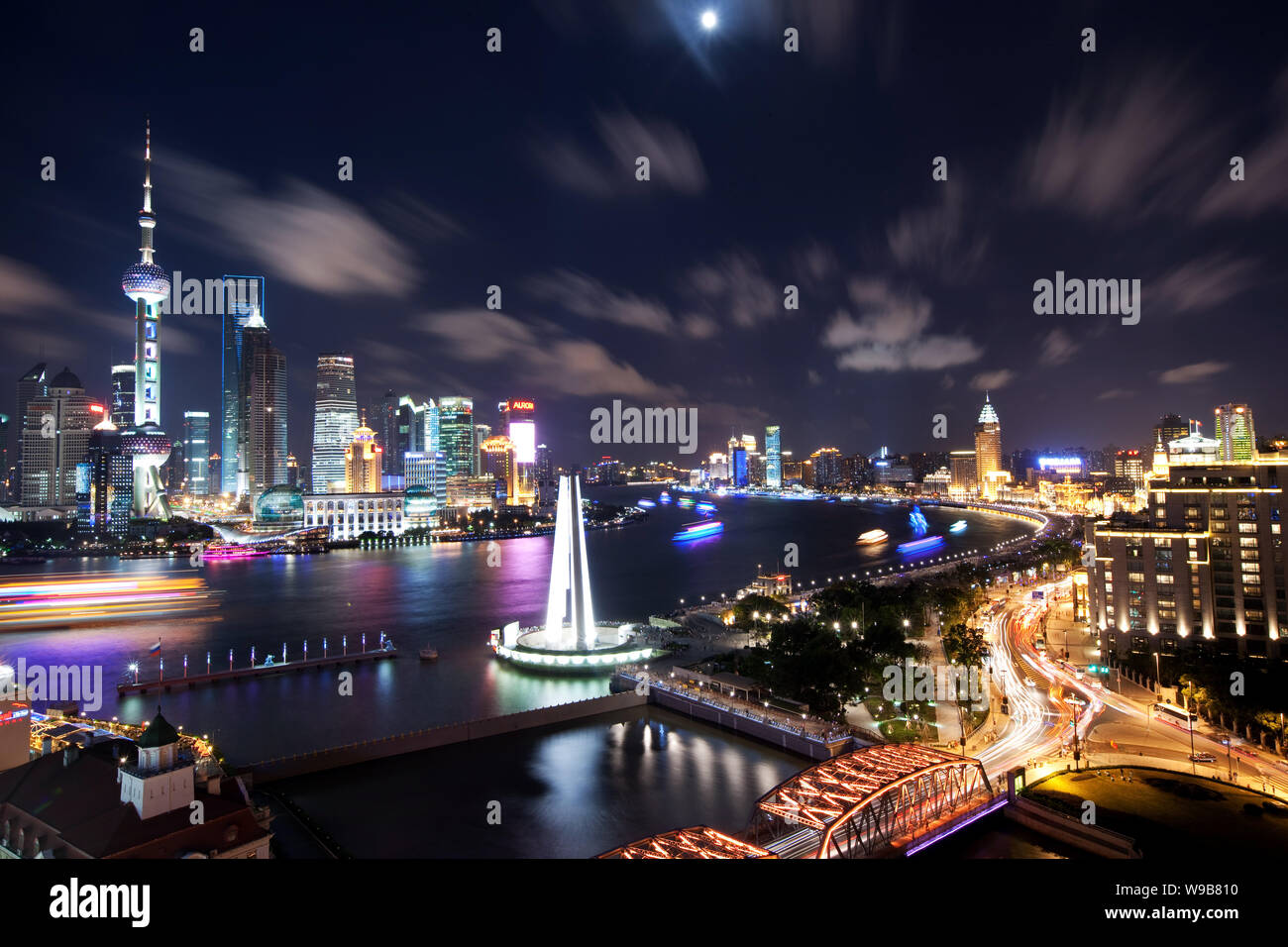 Suzhou river and bund and shanghai night view development hi-res stock ...
