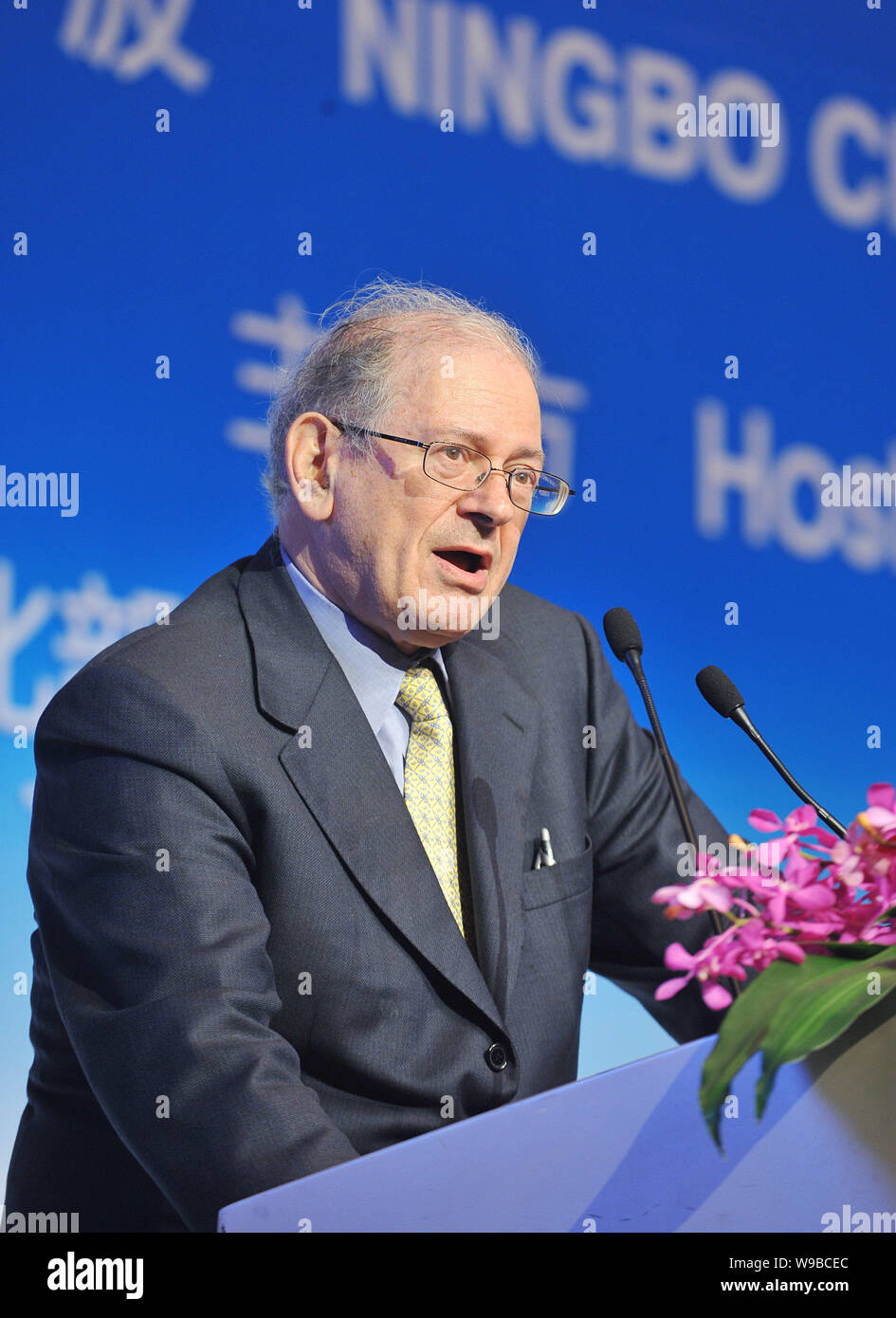 Robert kahn internet hi-res stock photography and images - Alamy