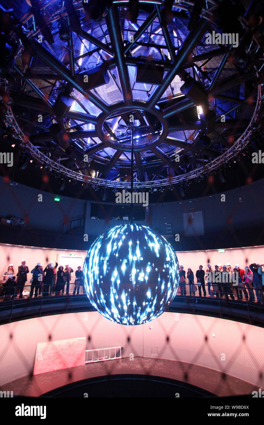 Big sphere hi-res stock photography and images - Alamy