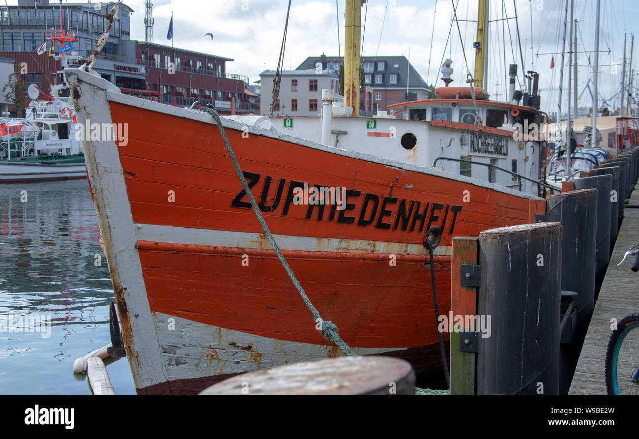 Zufriedenheit hi-res stock photography and images - Alamy