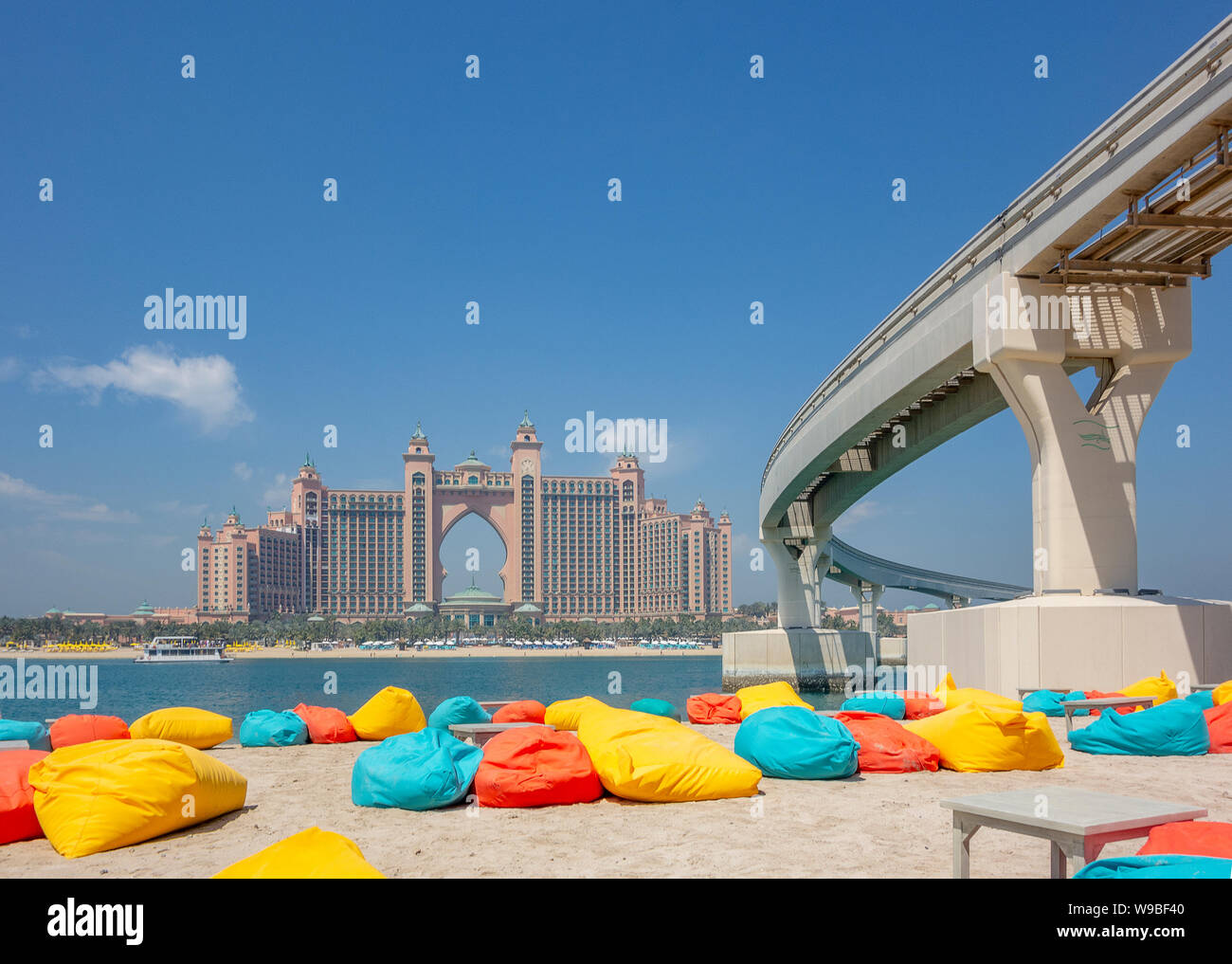 coastal scenery including Atlantis The Palm in Dubai Stock Photo - Alamy