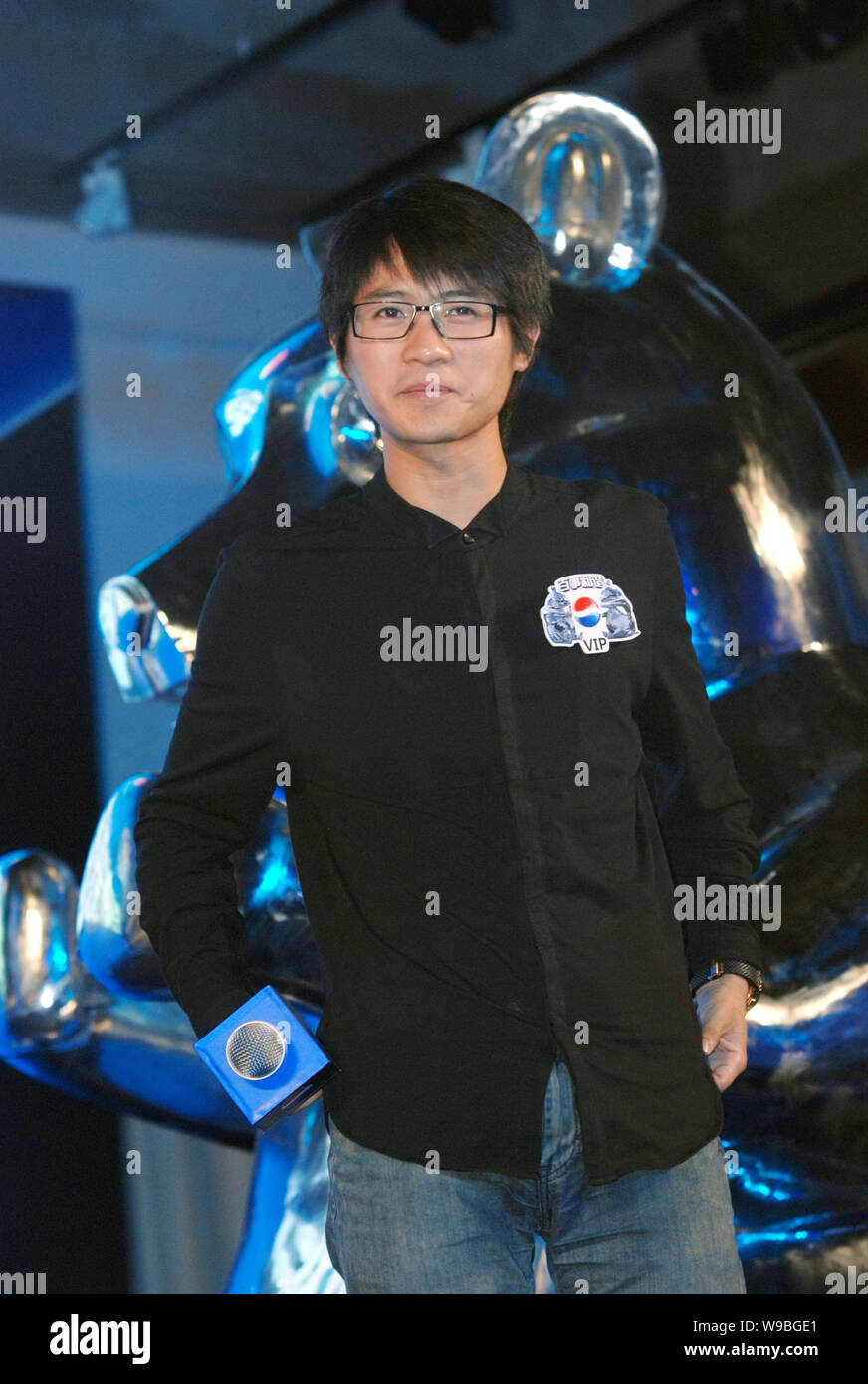 Chinese american writer hi-res stock photography and images - Alamy