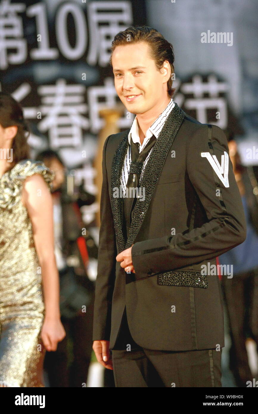 Singer vitas hi-res stock photography and images - Alamy