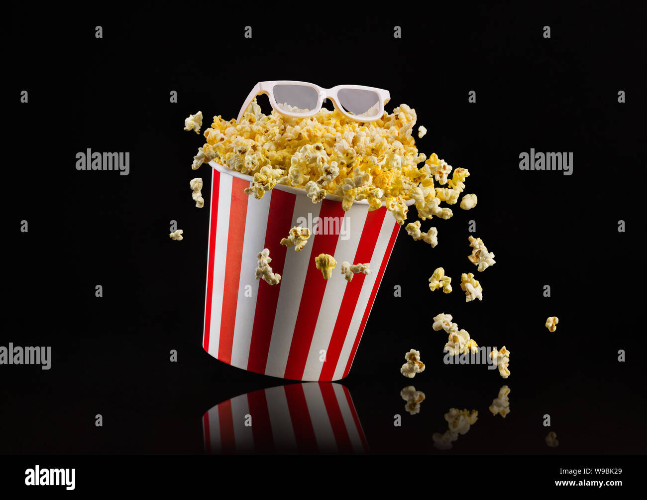 4d glasses hi-res stock photography and images - Alamy