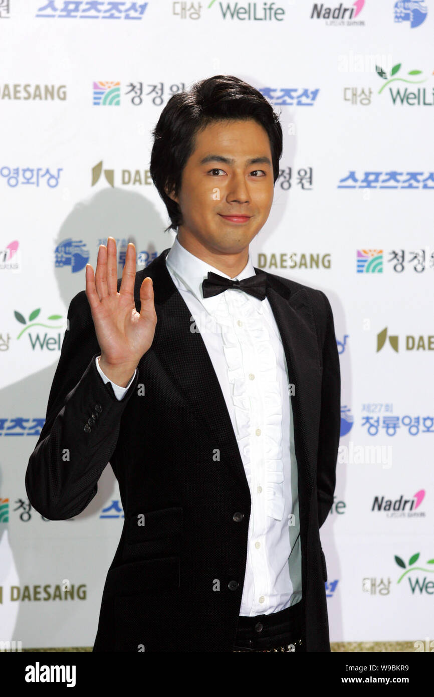 South Korean actor Jo In-seong (Jo In-sung) arrives for the 27th South ...