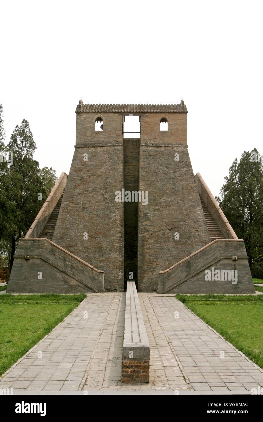 Dengfeng observatory hi-res stock photography and images - Alamy