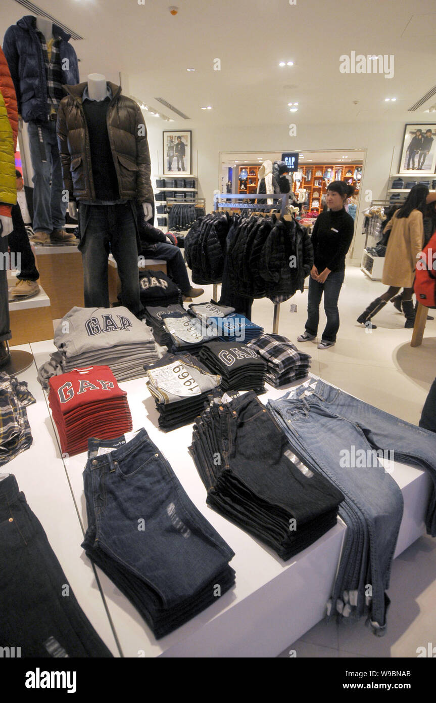 Gap shop china hi-res stock photography and images - Alamy