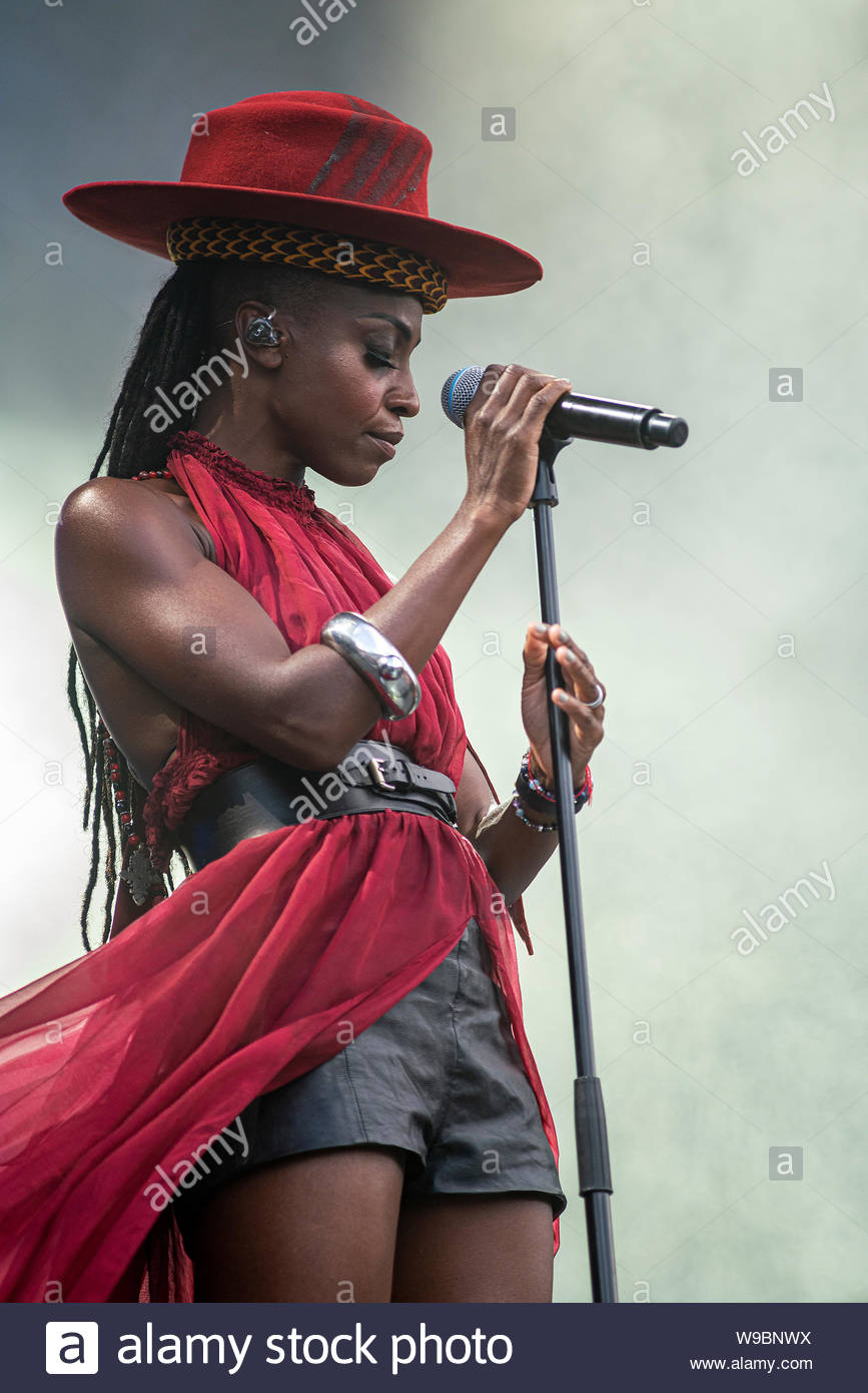 Skye Edwards High Resolution Stock Photography and Images - Alamy