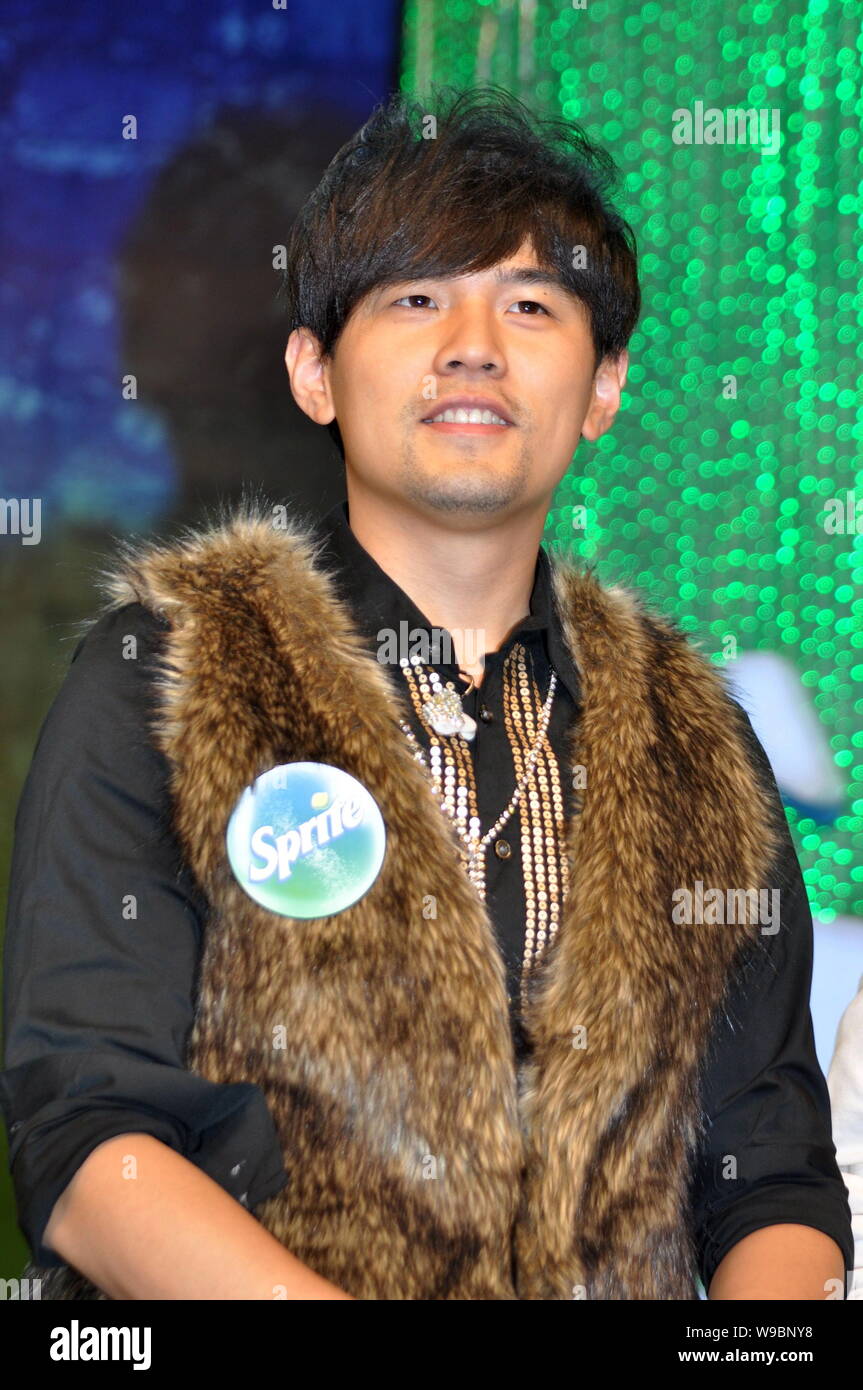 Taiwanese singer hi-res stock photography and images - Alamy