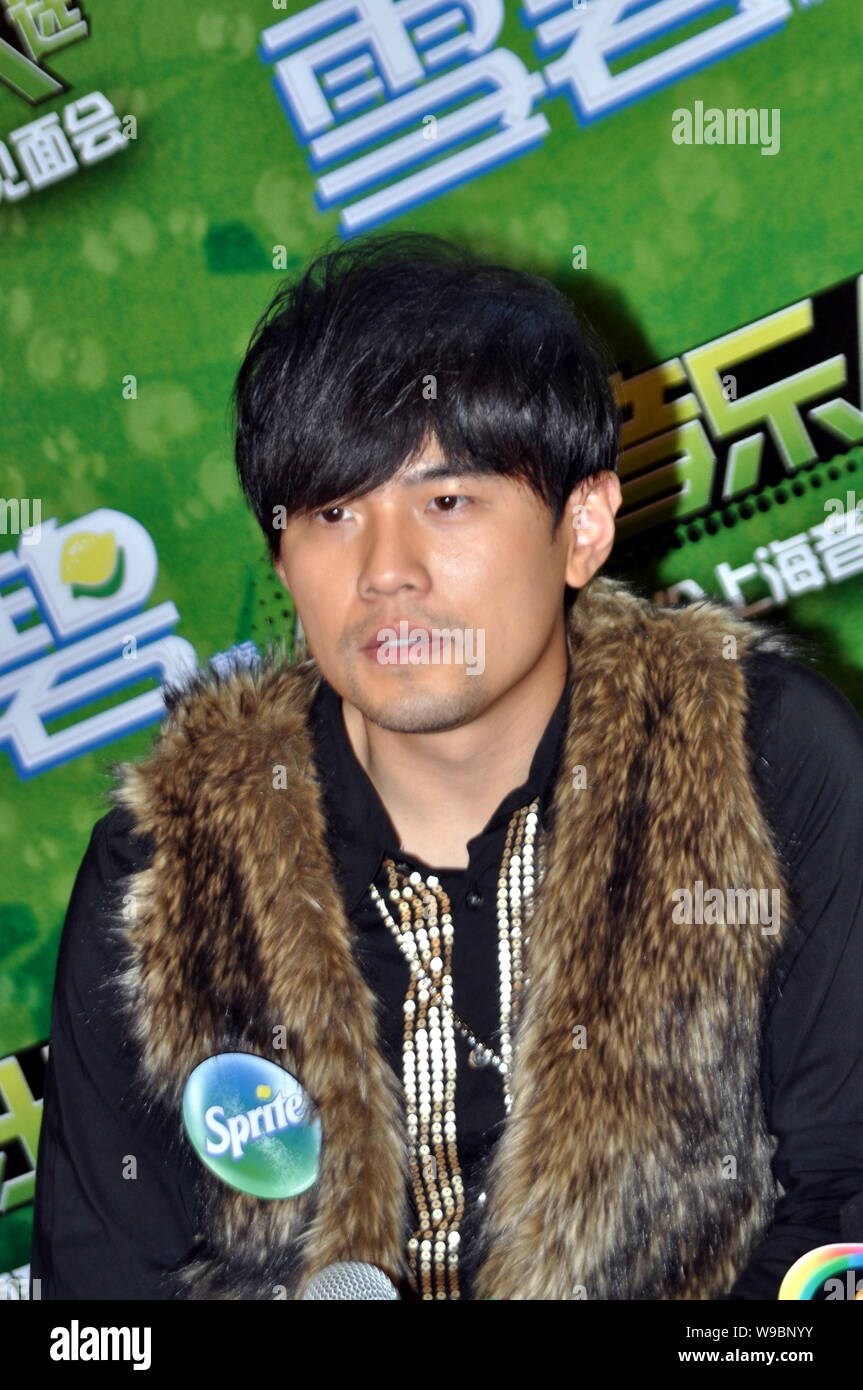 Taiwanese singer hi-res stock photography and images - Alamy