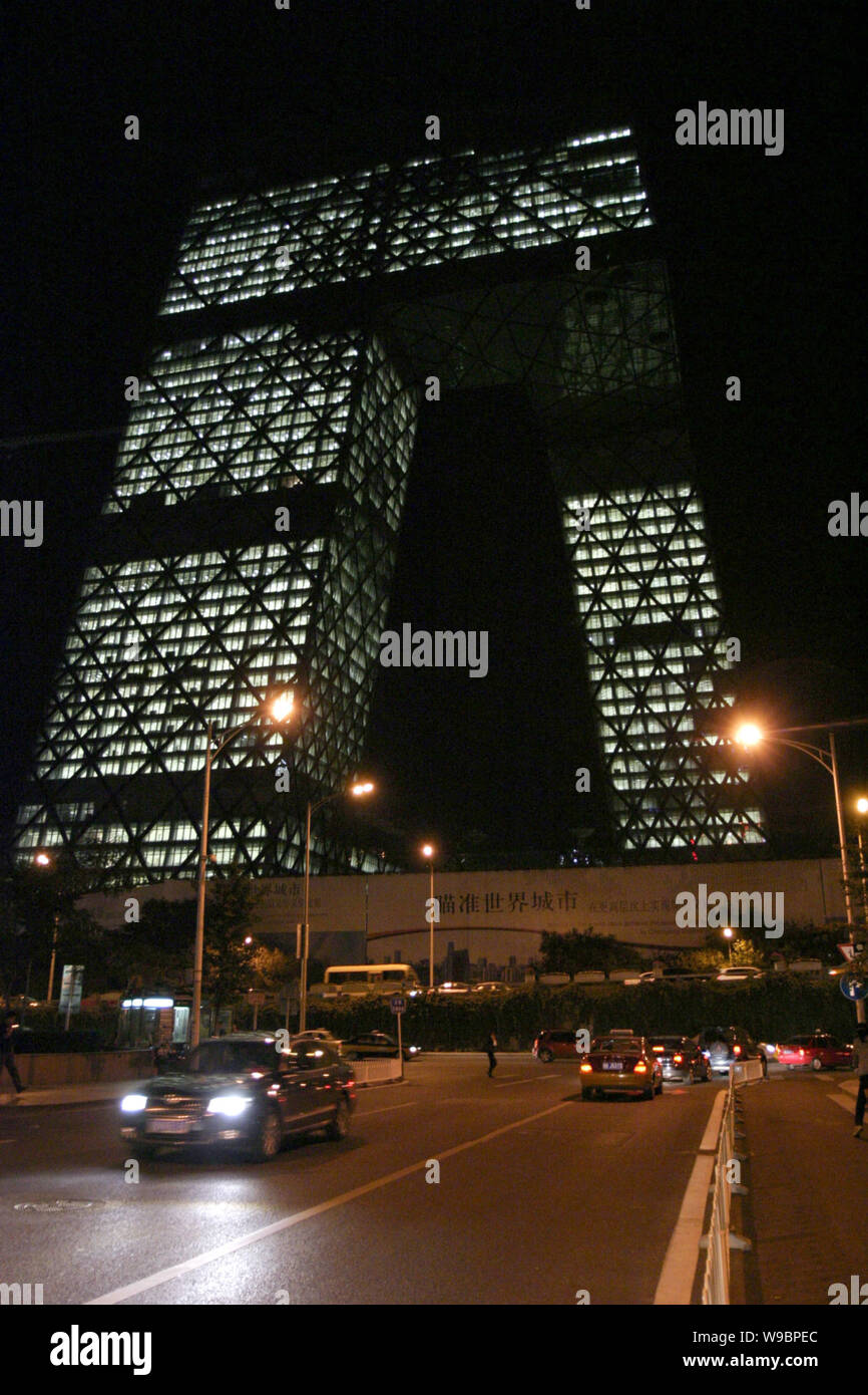 Cctv headquarters beijing night hi-res stock photography and images - Alamy