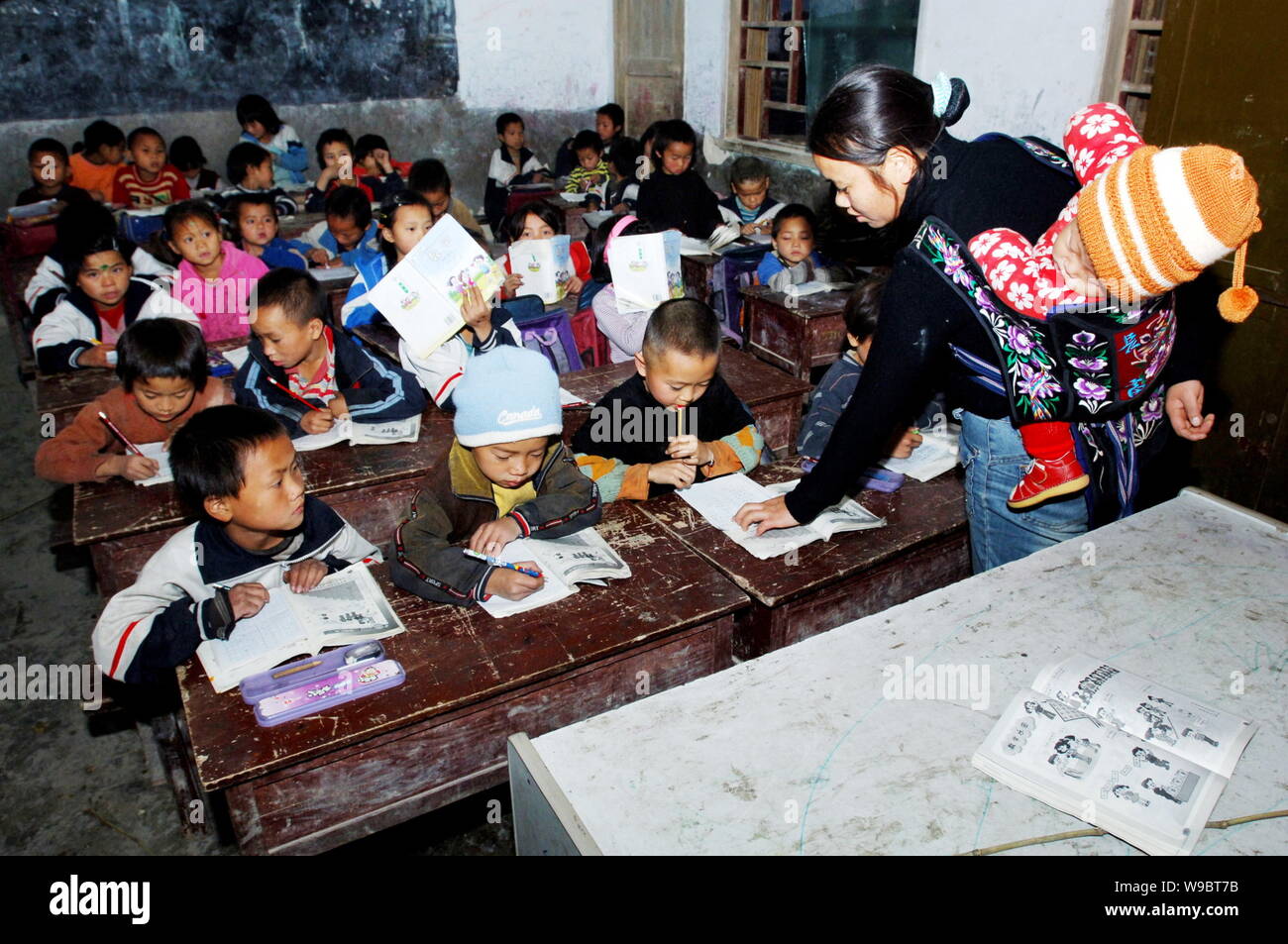 Zhongdong cave school hi-res stock photography and images - Alamy