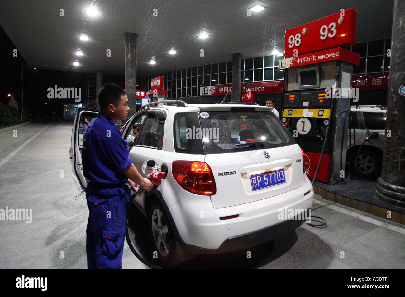 Increased fuel prices hi-res stock photography and images - Alamy