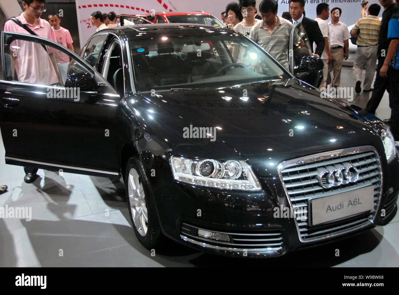 Luxury automakers hi-res stock photography and images - Alamy