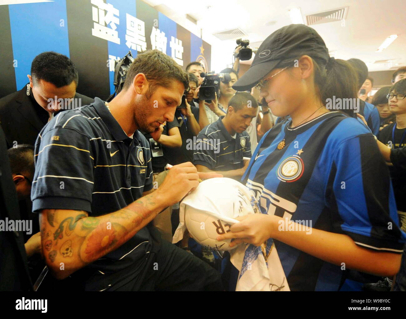 Marco materazzi and ivan cordoba hi-res stock photography and images ...