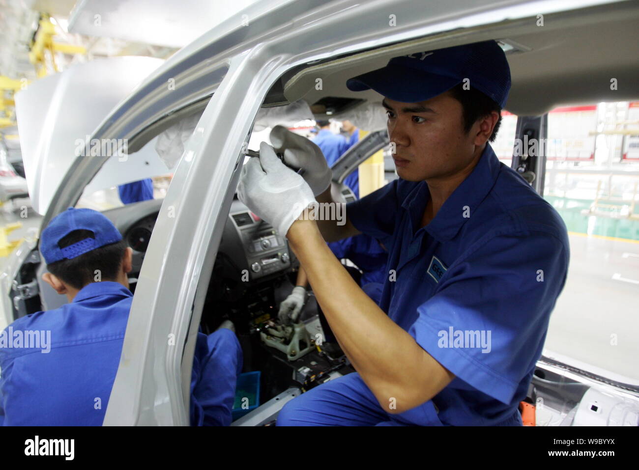 Geely production line hi-res stock photography and images - Alamy