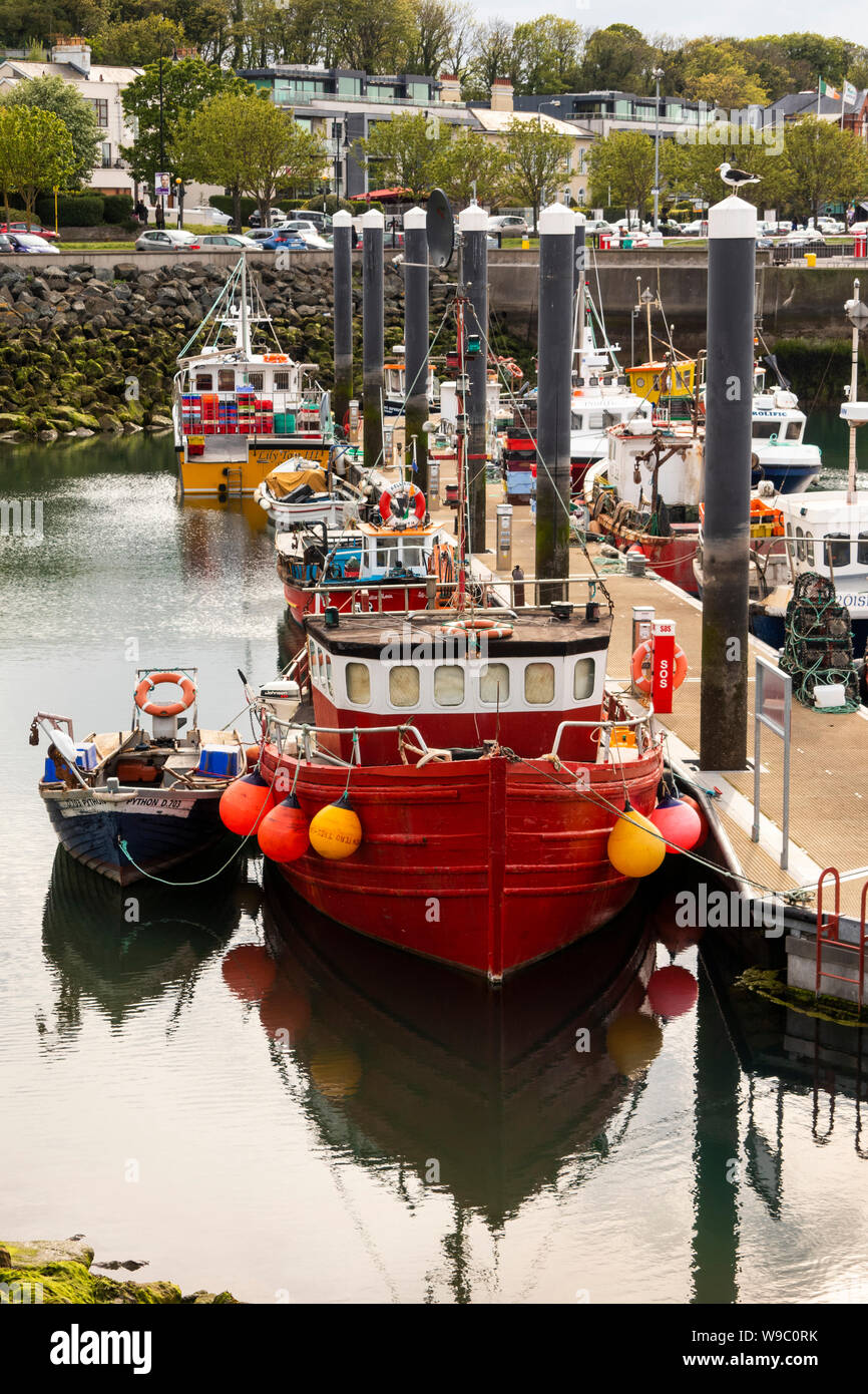 Howth harbour fishing boats hi-res stock photography and images - Alamy