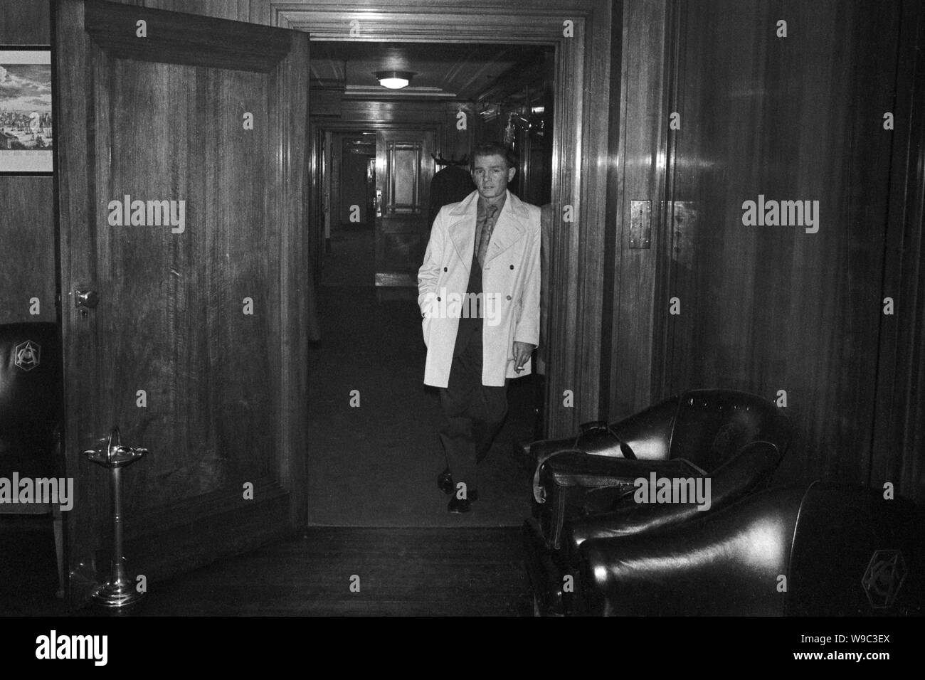 Second contract Black and White Stock Photos & Images - Alamy