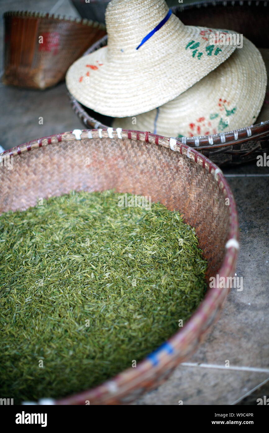 Dragon well hi-res stock photography and images - Alamy