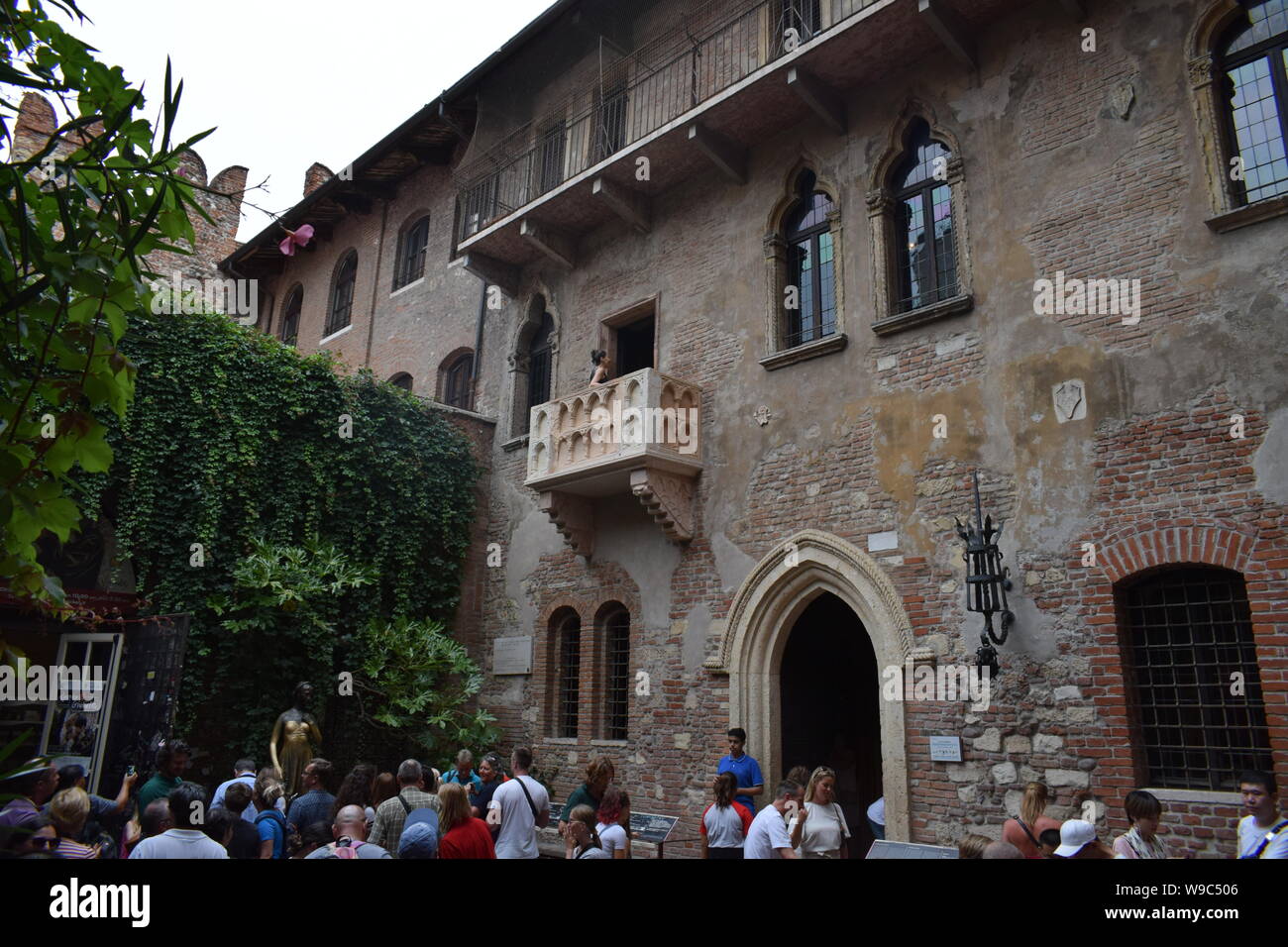 Medieval balcony hi-res stock photography and images - Alamy