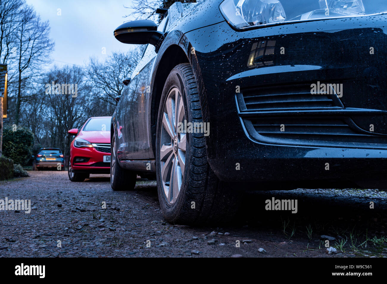 Car parked outside house hi-res stock photography and images - Alamy
