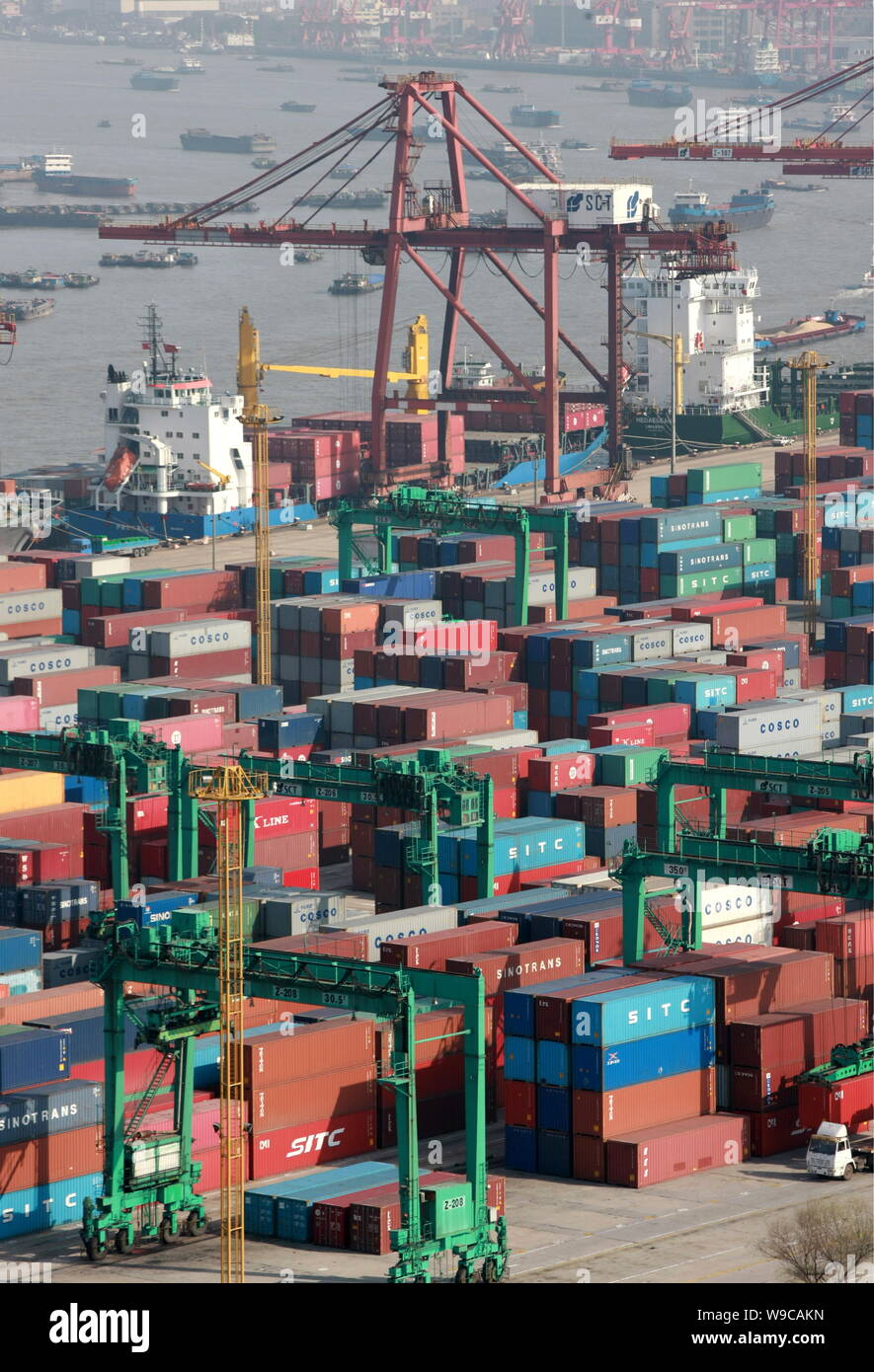 Huangpu wharf hi-res stock photography and images - Alamy