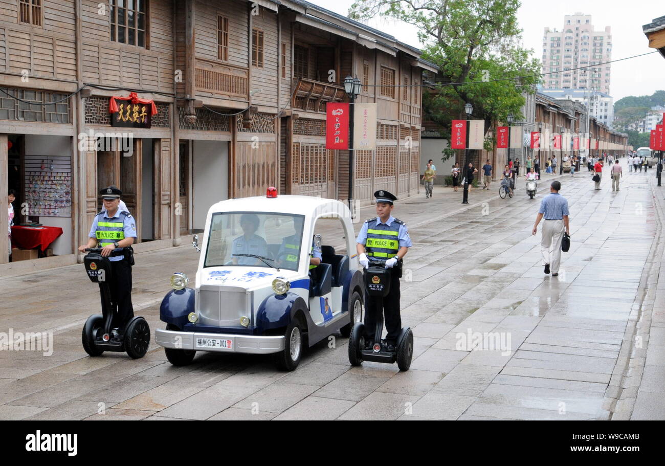 Segway police vehicle hi-res stock photography and images - Alamy