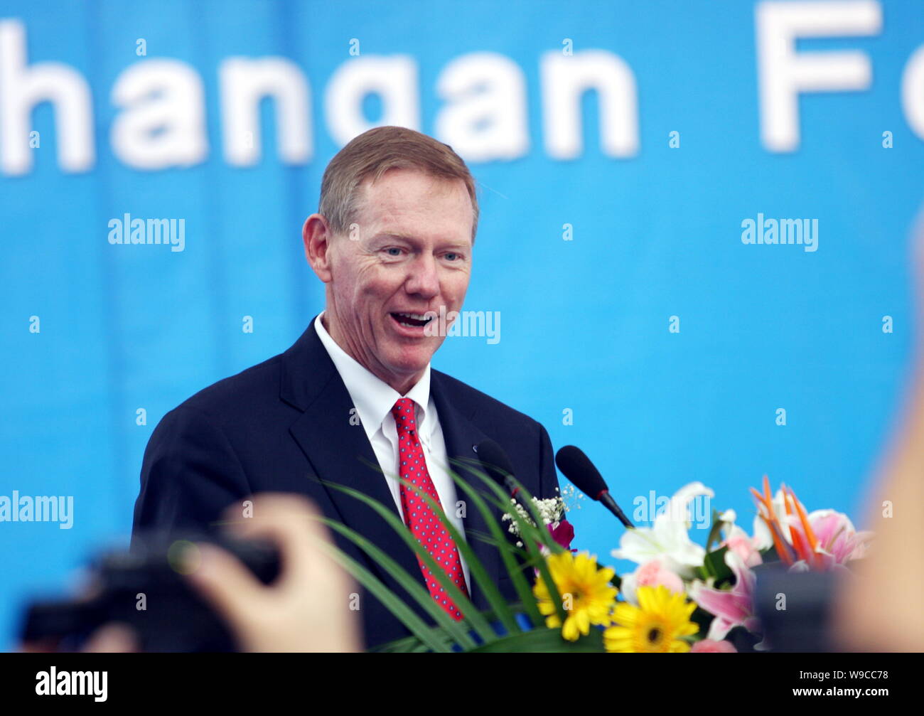 Alan Mulally, President and CEO of Ford Motor, speaks at the ...