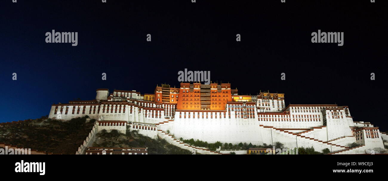 Lhasa Skyline High Resolution Stock Photography and Images - Alamy