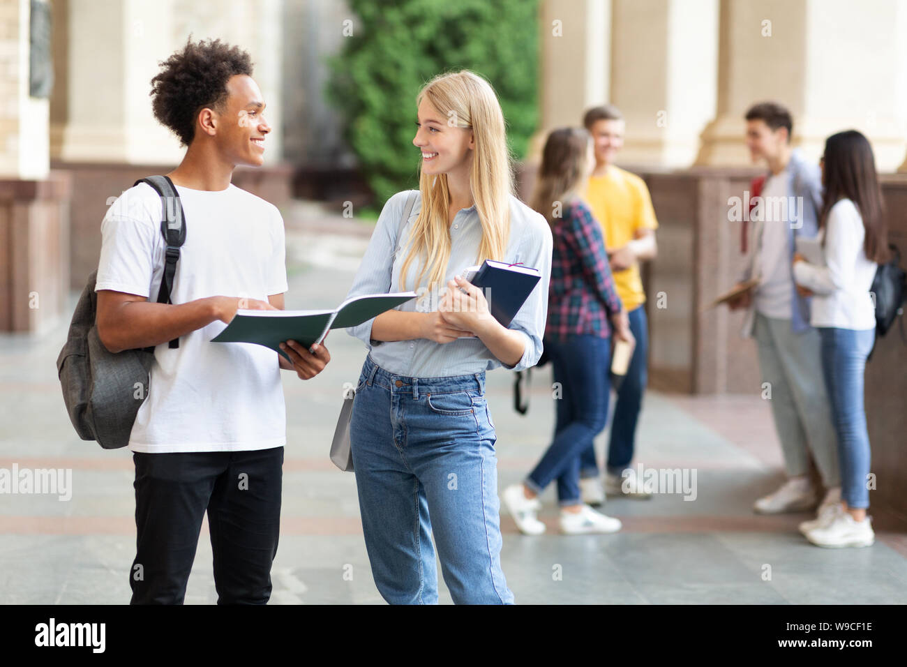 Lecture break hi-res stock photography and images - Alamy