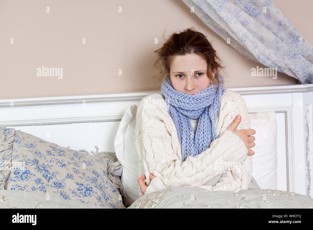 Feeling cold hi-res stock photography and images - Alamy