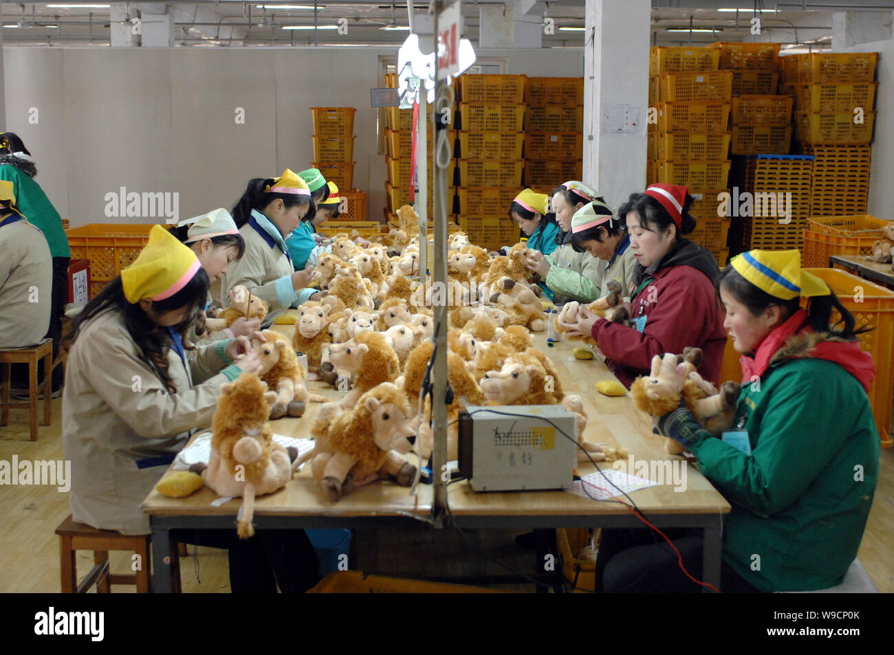 China Toy Factory Workers High Resolution Stock Photography and Images ...