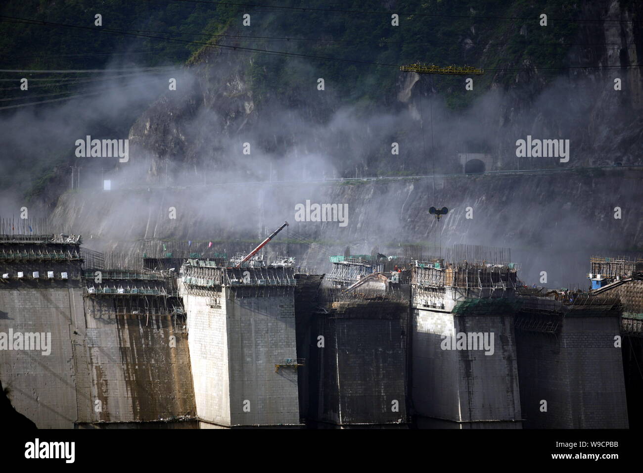 China xiaowan dam hi-res stock photography and images - Alamy