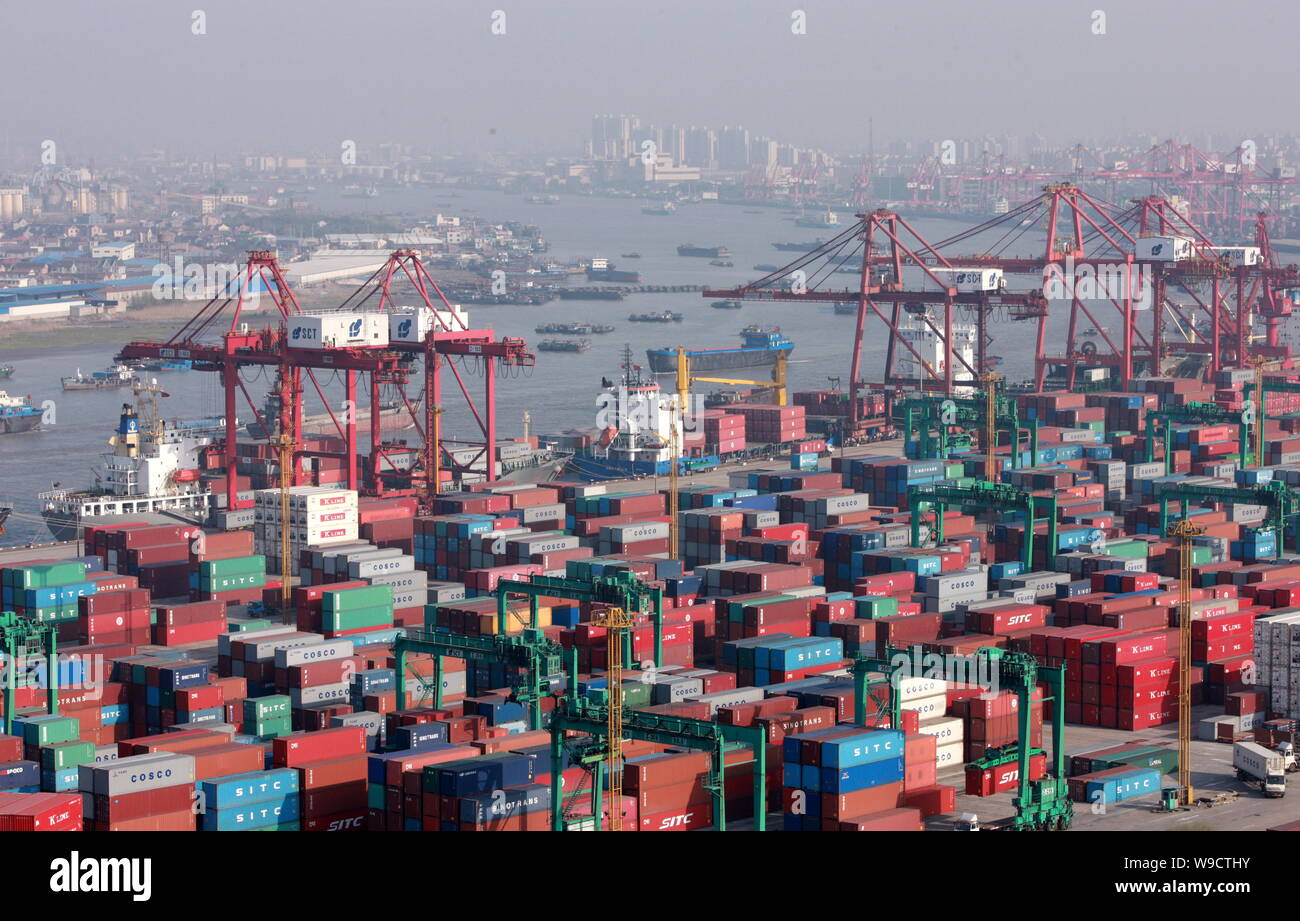 --FILE--View of a container terminal of the Port of Shanghai at the ...