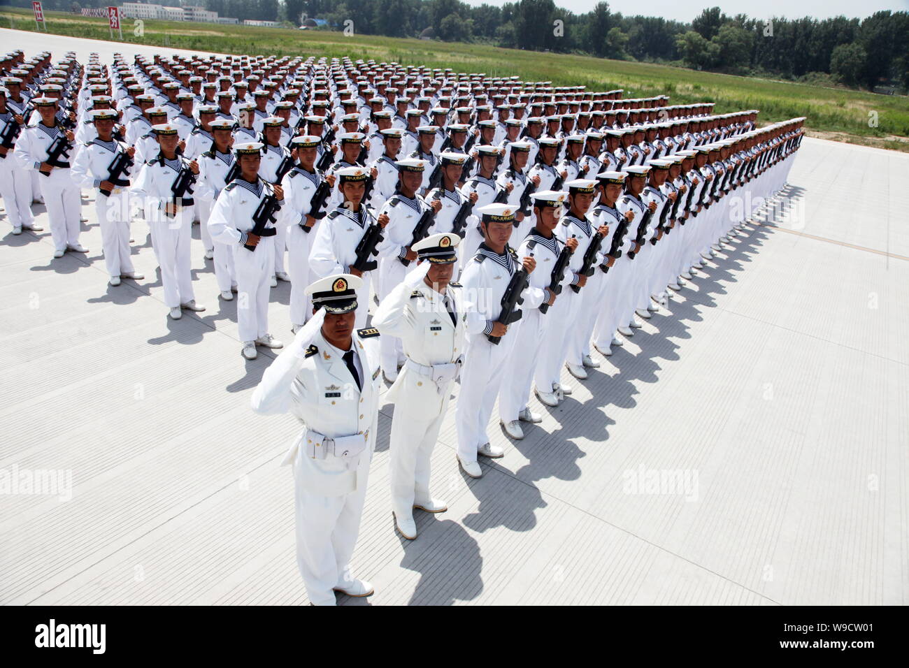 --FILE--Chinese Navy soldiers of PLA (Peoples Liberation Army) exercise ...
