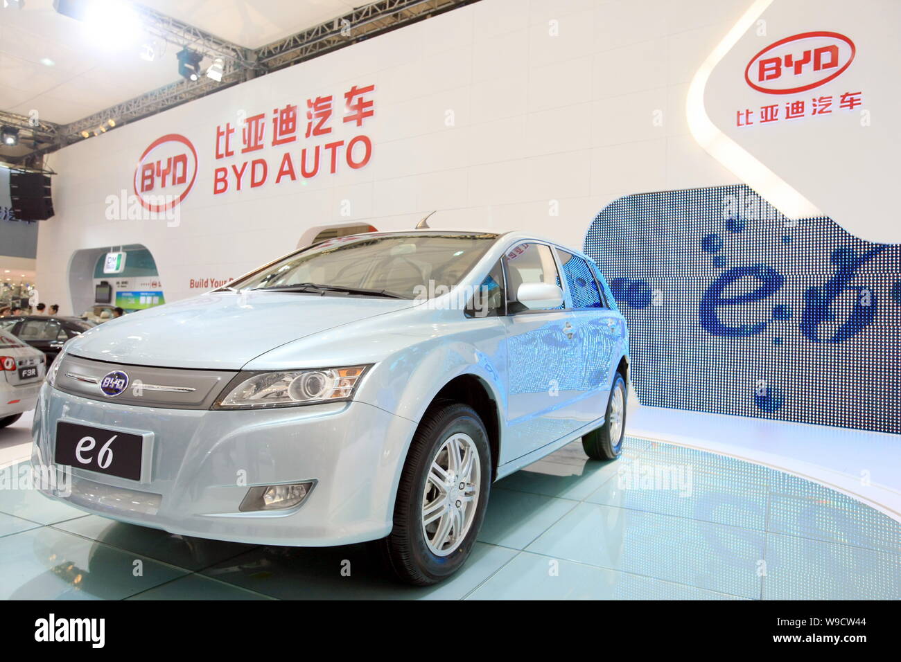 Byd e6 hi-res stock photography and images - Alamy